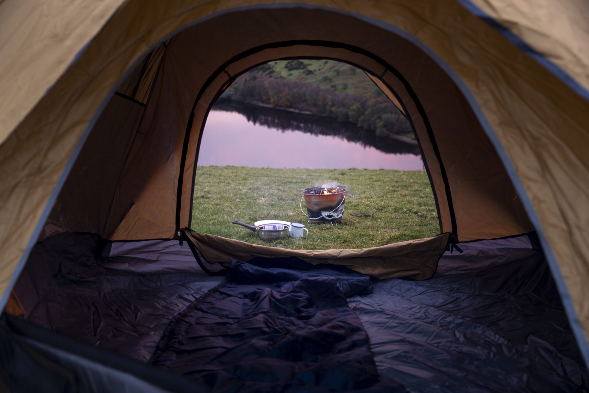 Mountain Camping for Beginners: Complete Guide to High Elevation ...